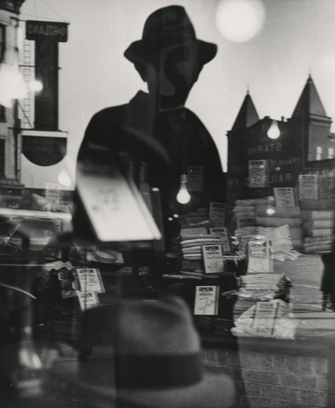 Lisette Model - Artists - Howard Greenberg Gallery