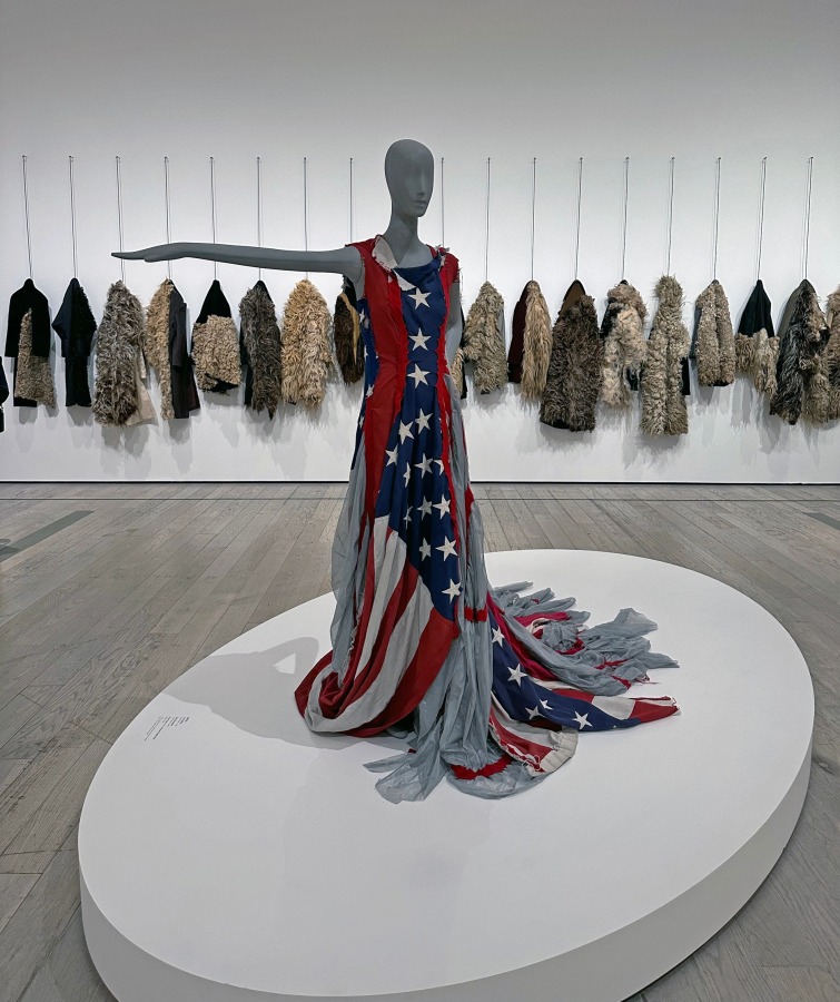 Liz Collins - Projects - Luis De Jesus Los Angeles