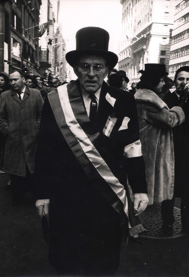 SIMPSON KALISHER (1926-2023) - NEW YORK STREET PHOTOGRAPHY ...