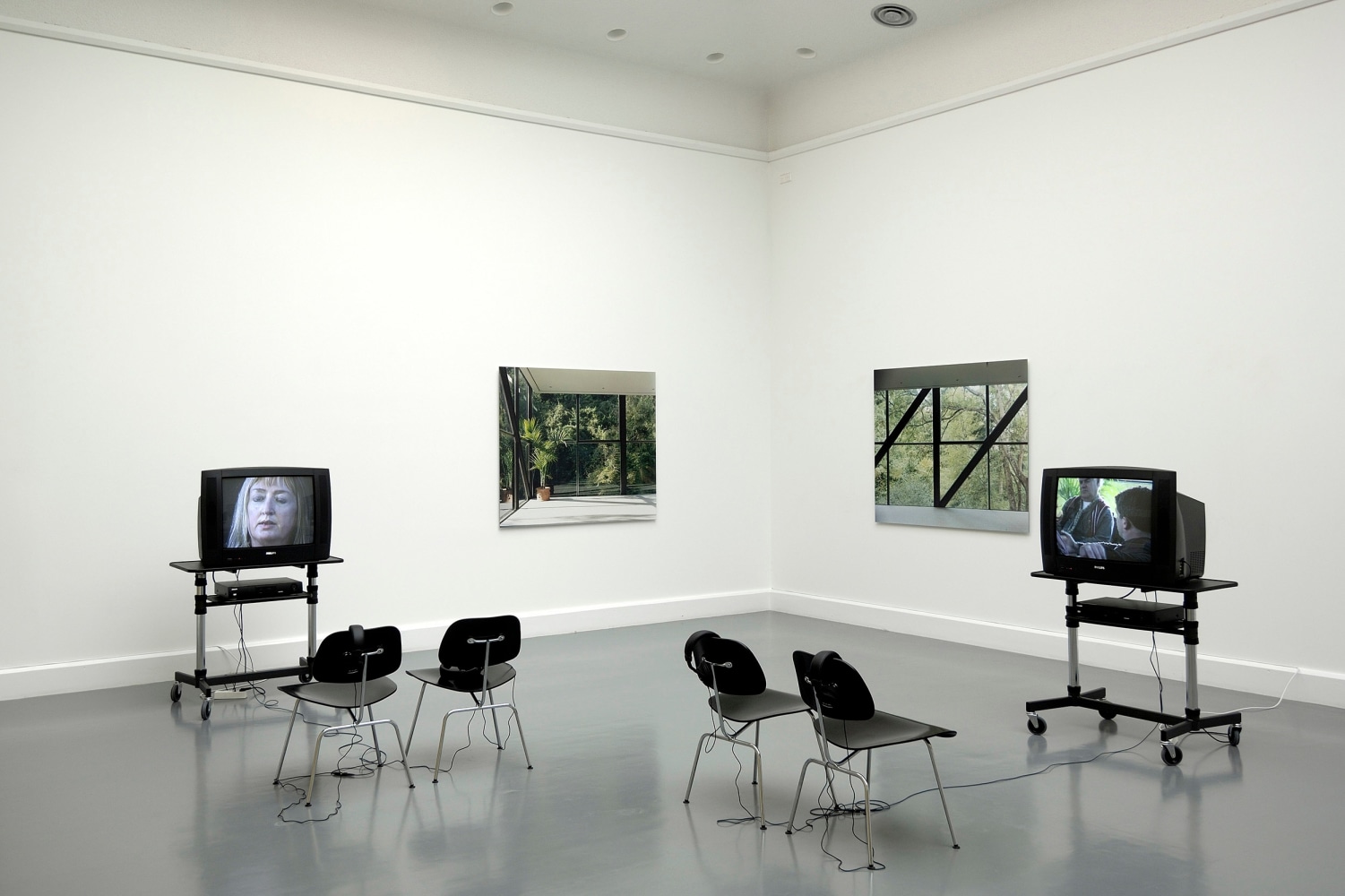 Gerard Byrne - Artists - Kerlin Gallery