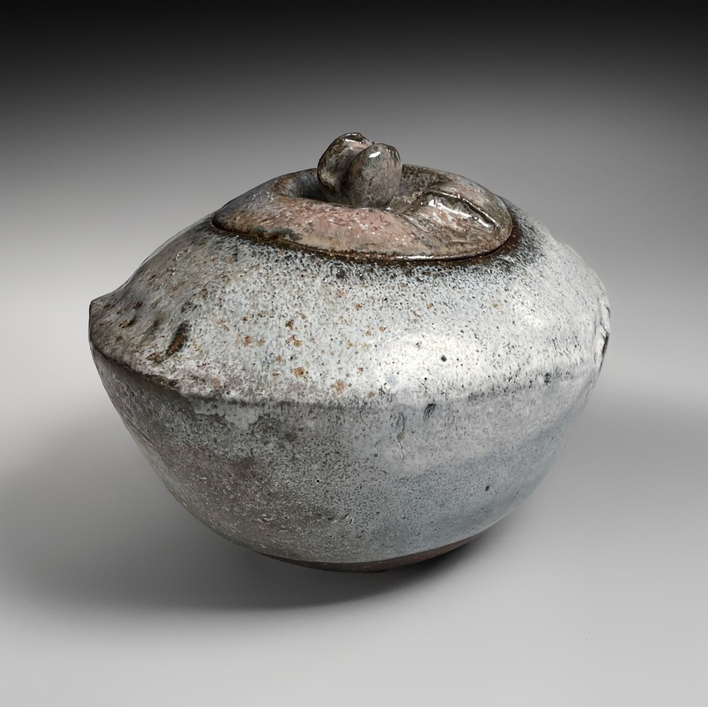 Kaneta Masano - Rough, ovoid waterjar (mizusashi) with Hagi and ...