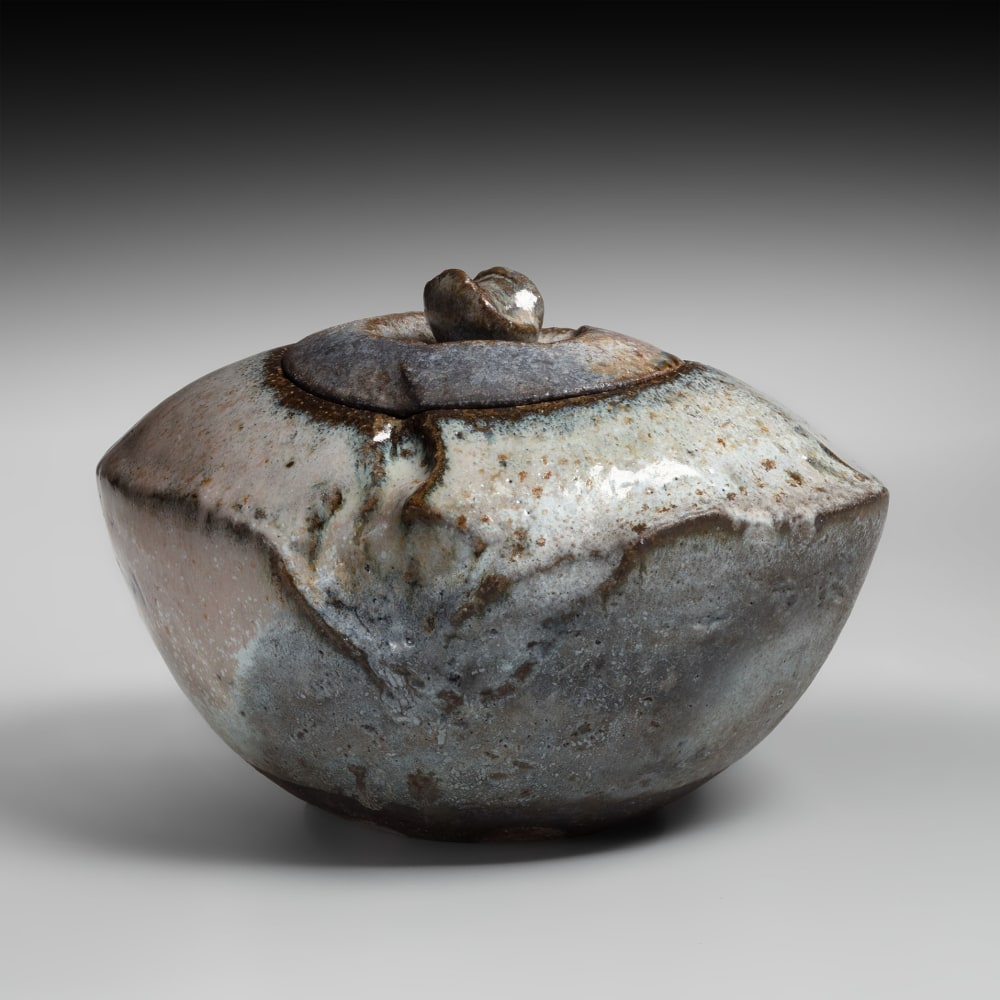 Kaneta Masano - Rough, ovoid waterjar (mizusashi) with Hagi and ...