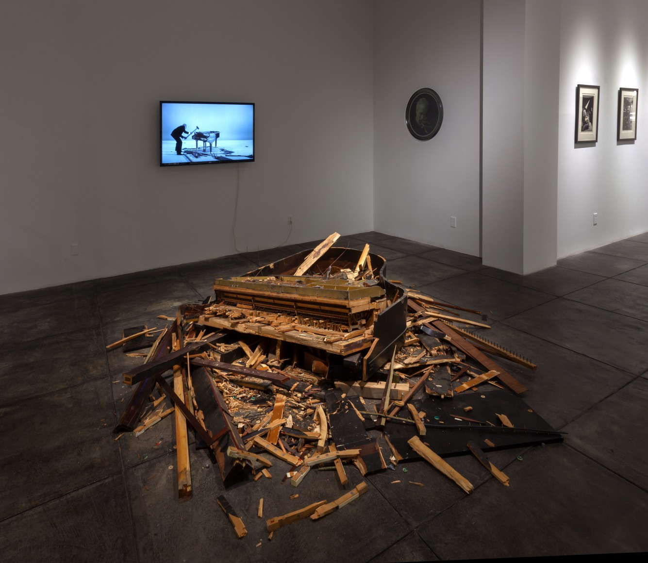 GENERIC ART SOLUTIONS - circa:now - Exhibitions - FERRARA SHOWMAN GALLERY