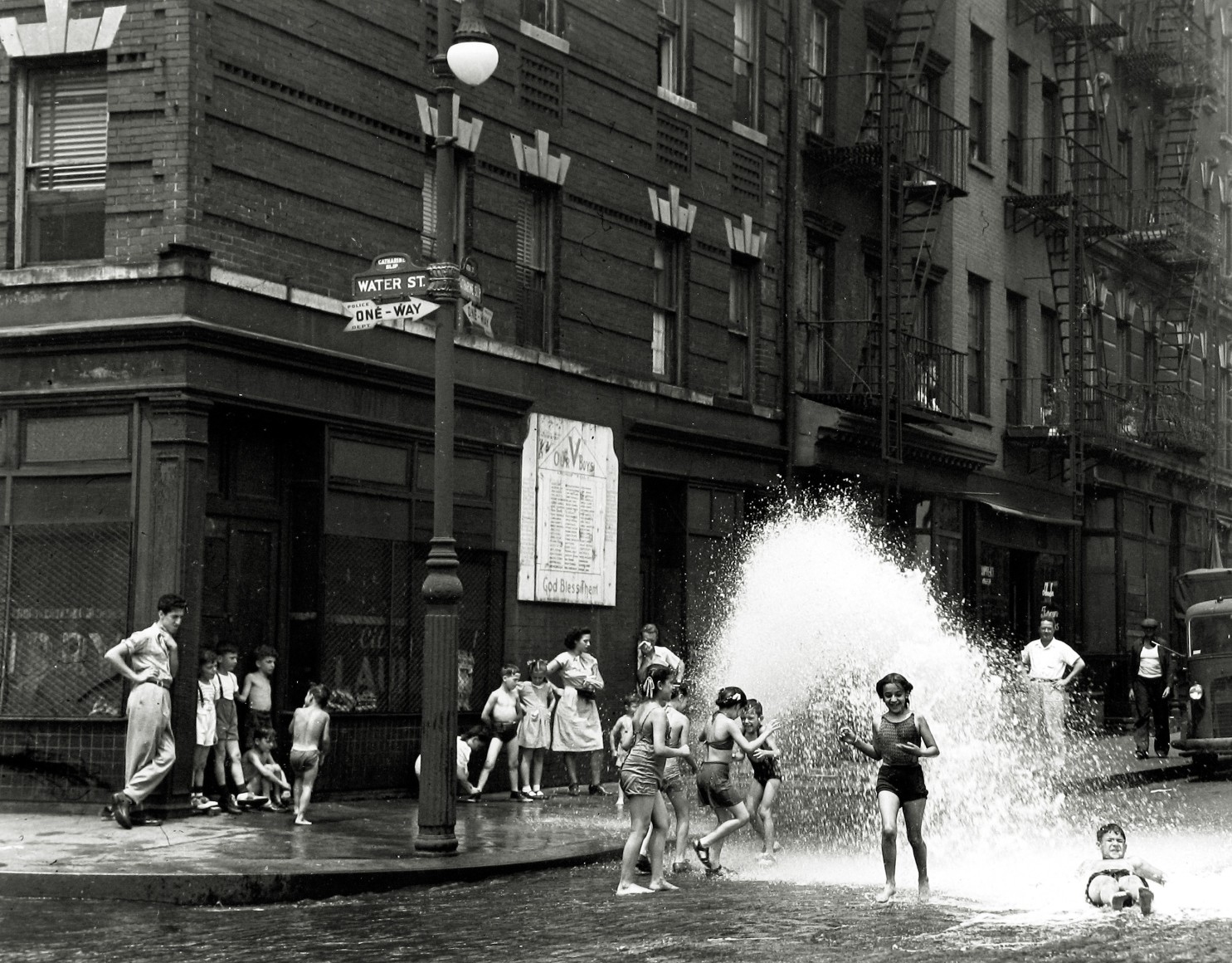 Harold Roth - Artists - Howard Greenberg Gallery