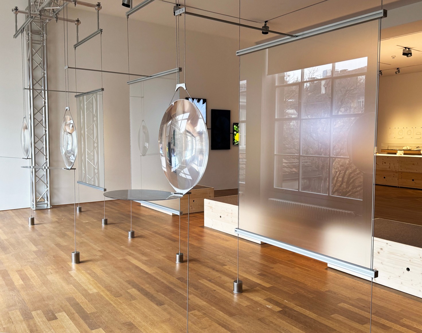 EMBODIED LIGHT II - Projects - Studio James Carpenter / JCDA Inc.